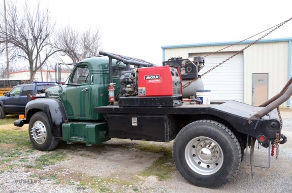 Mack03 - Gin Pole Truck - Gallery - BigMackTrucks.com