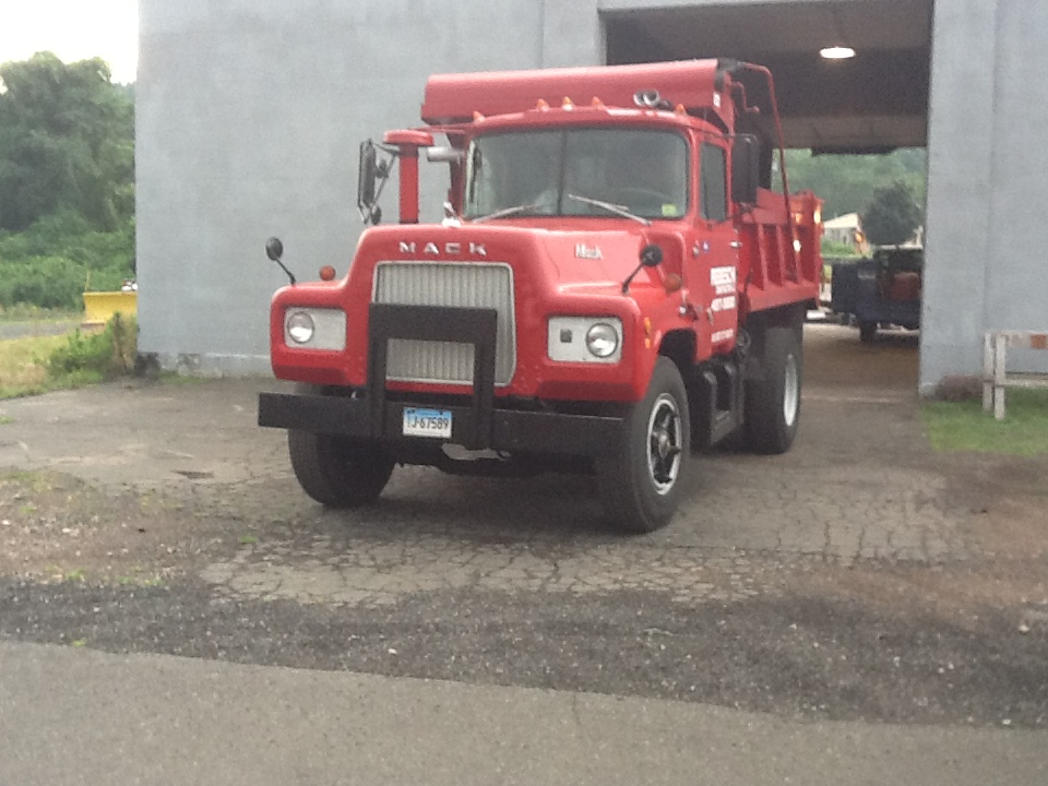 Mack U Model - Classic Mack Trucks 1950-1989 - BigMackTrucks.com