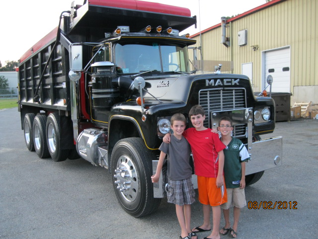Mack RD 686S - Classic Mack Trucks 1950-1989 - BigMackTrucks.com