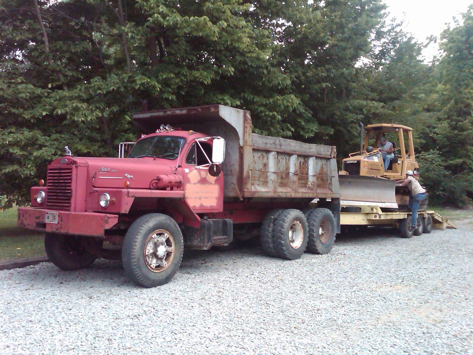 Mack B83ST - Classic Mack Trucks 1950-1989 - BigMackTrucks.com