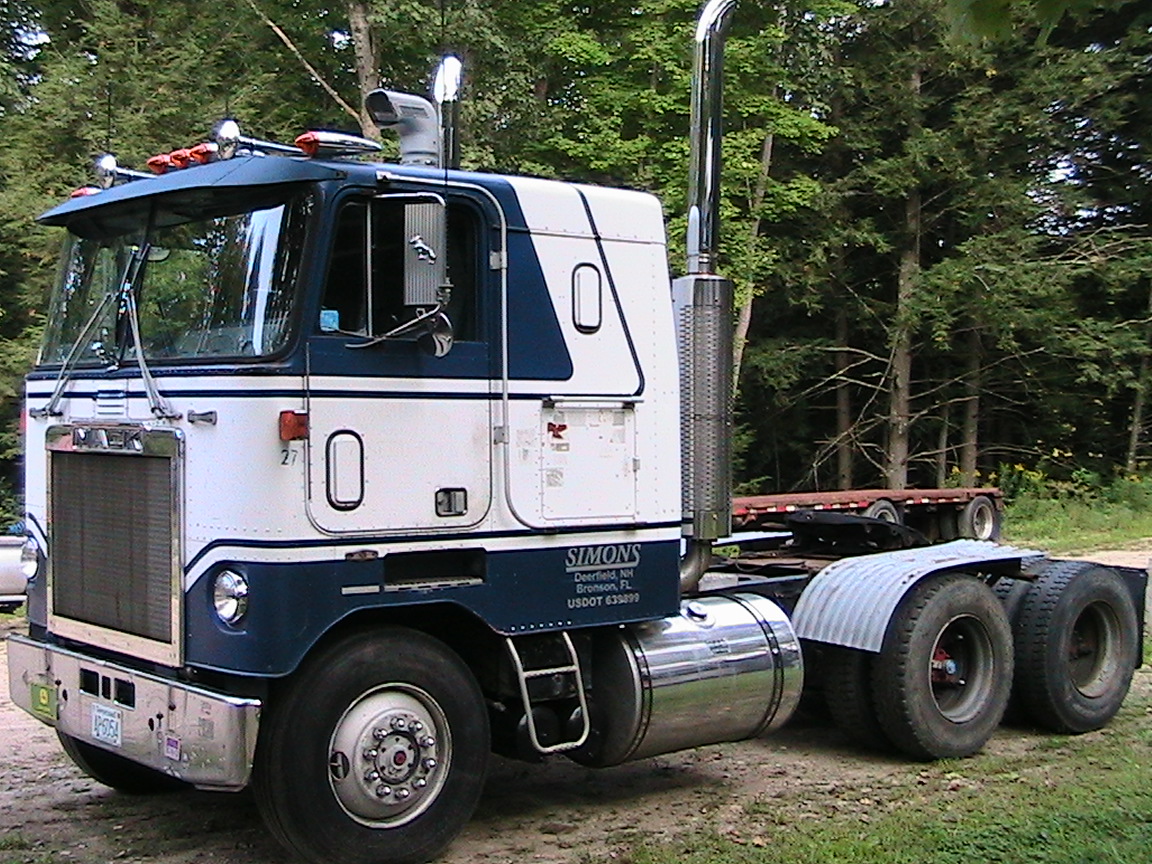 Mack Cruiseliner - Classic Mack Trucks 1950-1989 - BigMackTrucks.com
