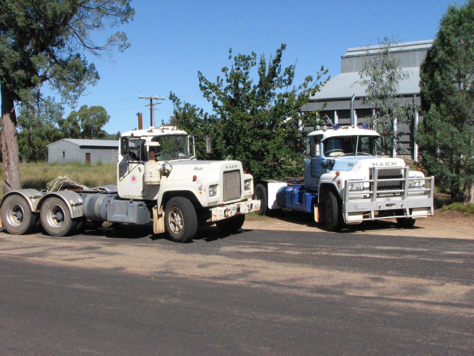 Mack R 600 R685RST - Classic Mack Trucks 1950-1989 - BigMackTrucks.com