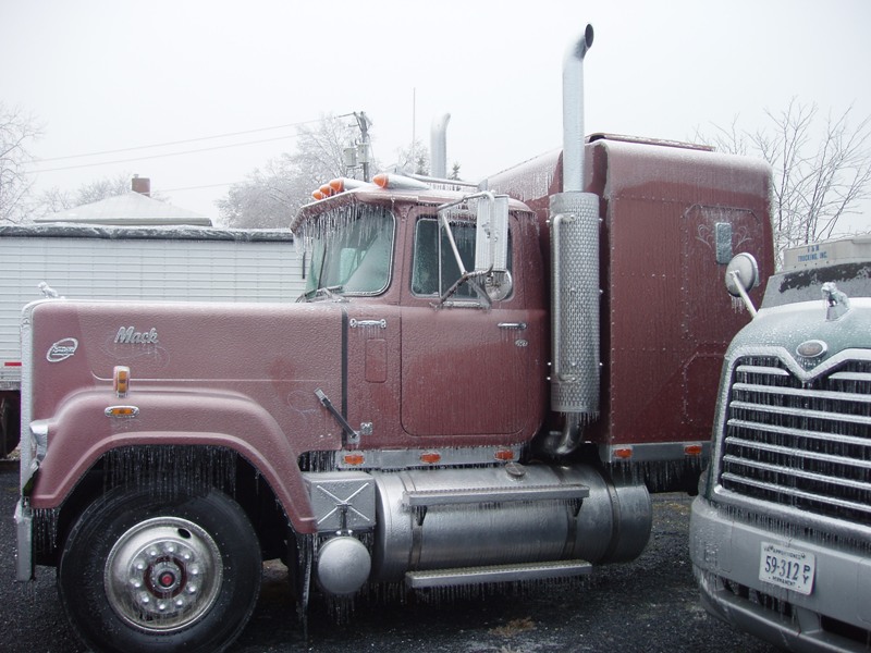 MACK SUPERLINER - Classic Mack Trucks 1950-1989 - BigMackTrucks.com
