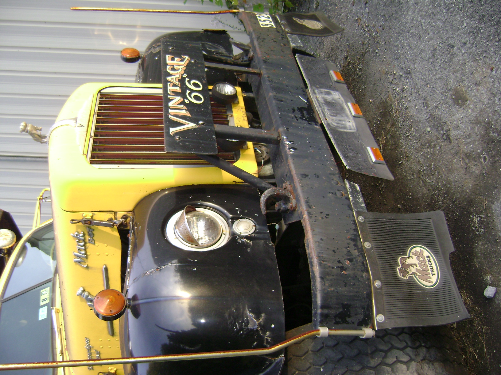 B-57 mack B-57 mack - Classic Mack Trucks 1950-1989 - BigMackTrucks.com