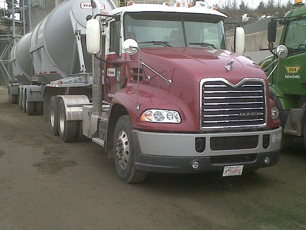 Mack Pinnacle - Classic Mack Trucks 1950-1989 - BigMackTrucks.com