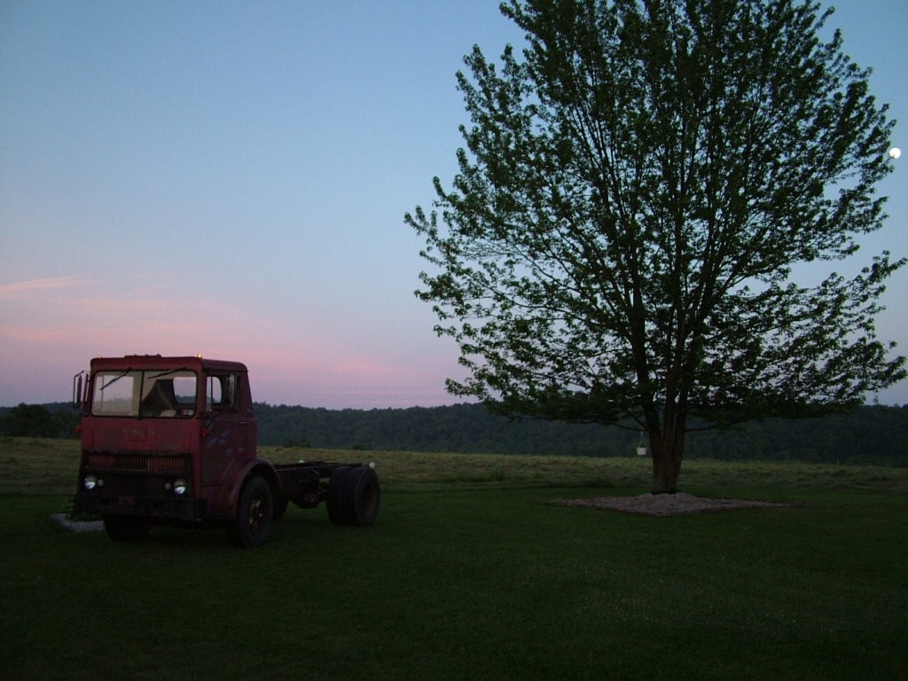 Mack MB 410 - Classic Mack Trucks 1950-1989 - BigMackTrucks.com