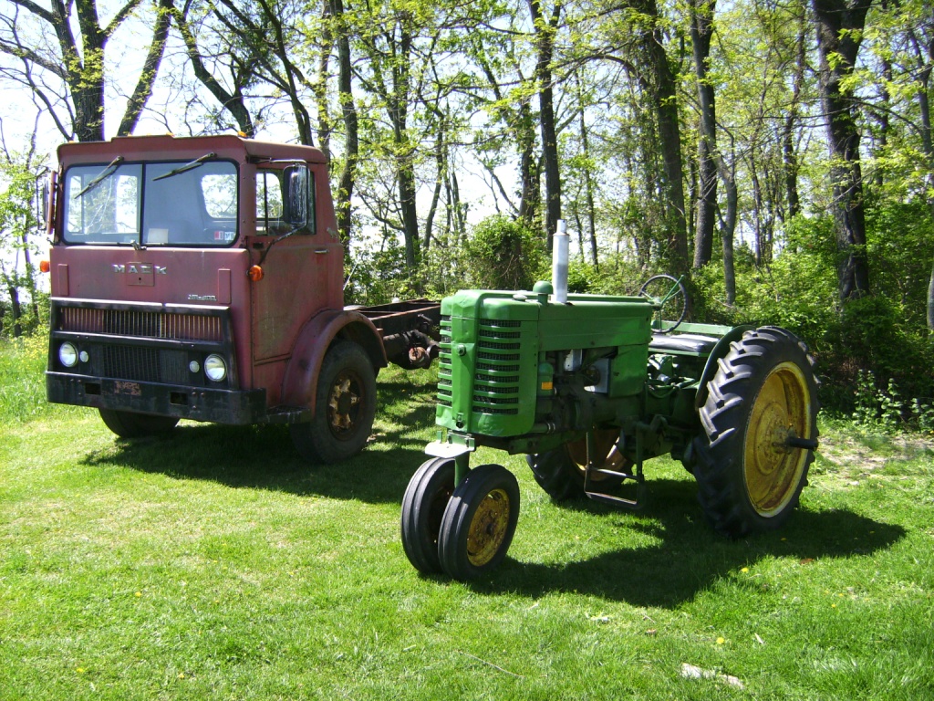 Mack MB 410 - Classic Mack Trucks 1950-1989 - BigMackTrucks.com