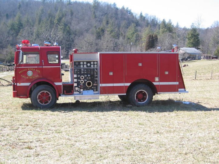 Mack MB 600 - Classic Mack Trucks 1950-1989 - BigMackTrucks.com