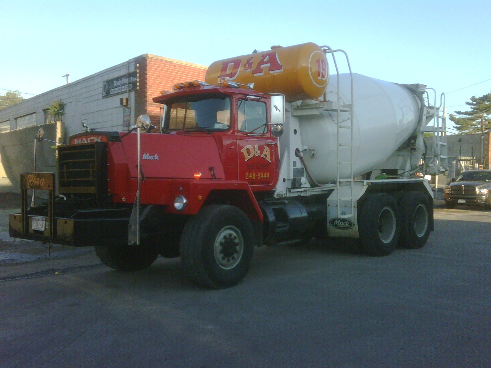 Mack RM - Classic Mack Trucks 1950-1989 - BigMackTrucks.com